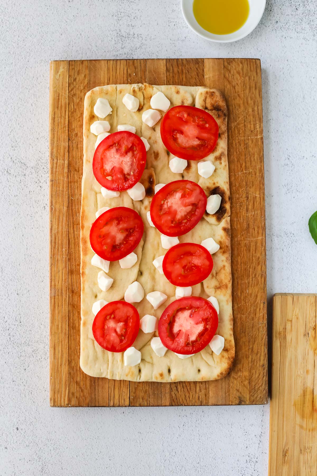 Caprese Flatbread - I Heart Vegetables