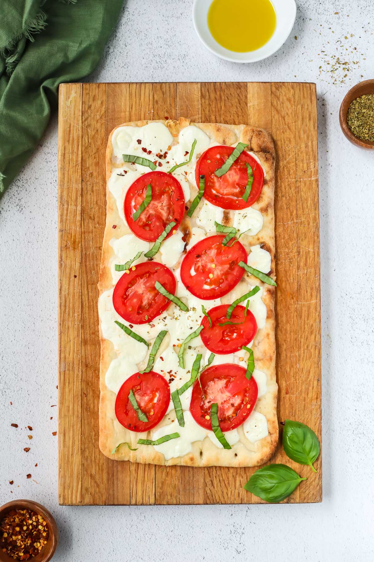 Caprese Flatbread - I Heart Vegetables