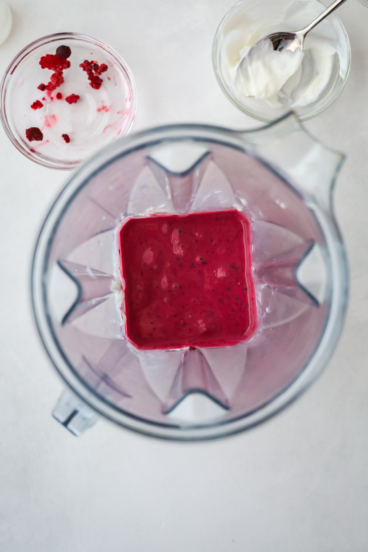 Banana Berry Smoothie - I Heart Vegetables