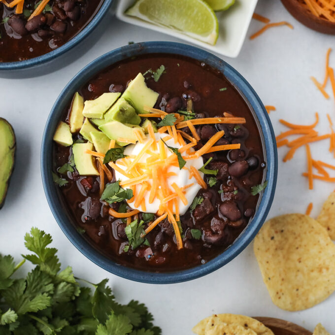 Slow Cooker Vegan Chili - I Heart Vegetables