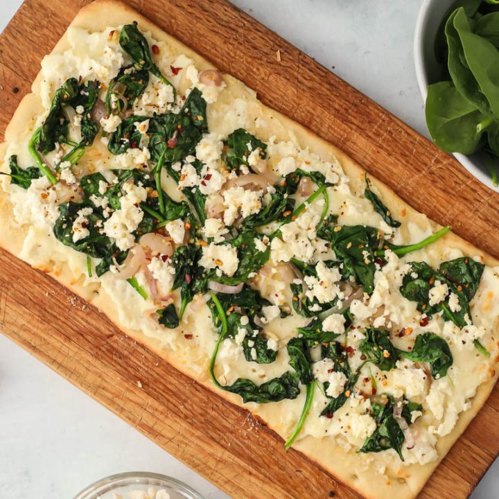 Spinach and Feta Flatbread - I Heart Vegetables