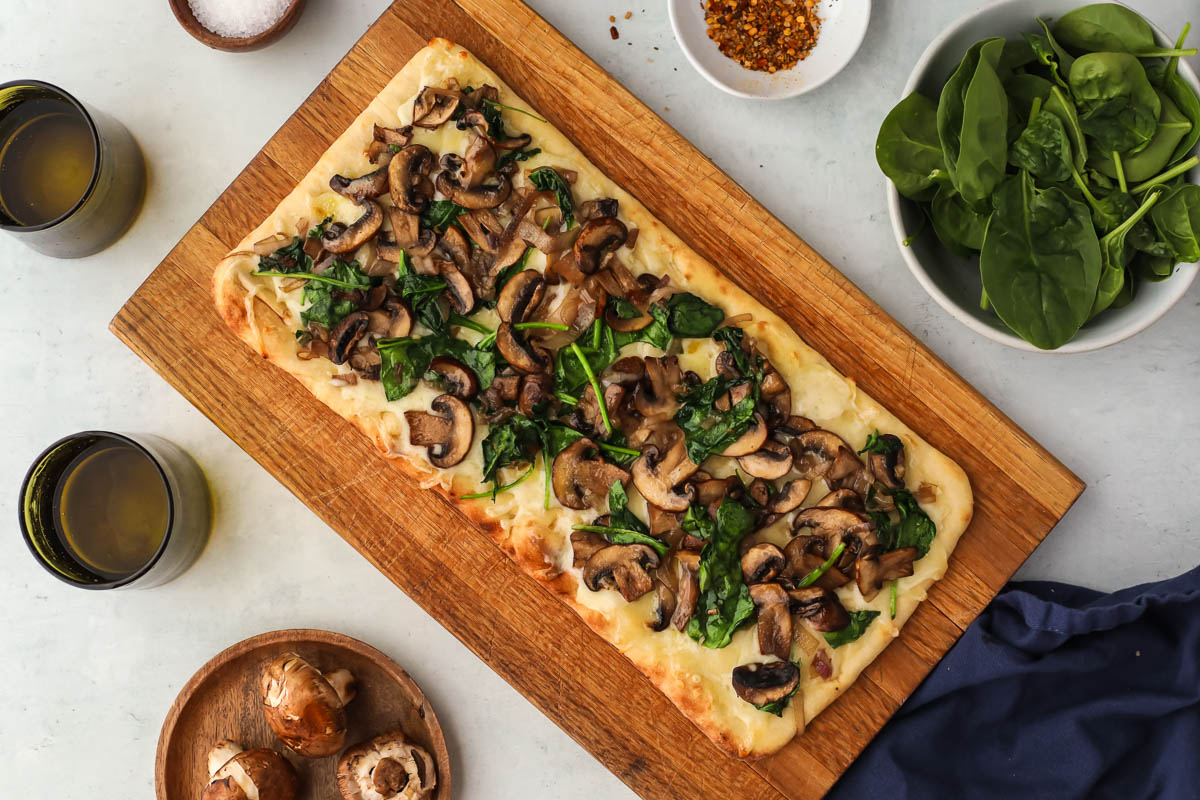 Mushroom Flatbread - I Heart Vegetables